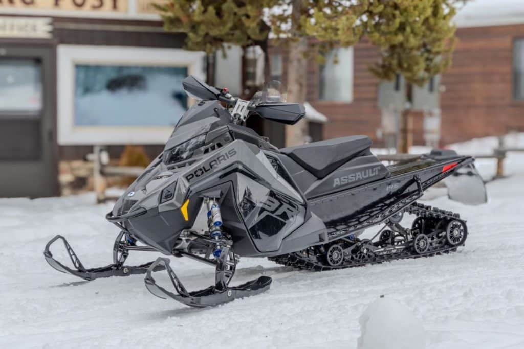 Polaris Switchback Assault 9R 2025 : review and test ride - Snowmobile ...